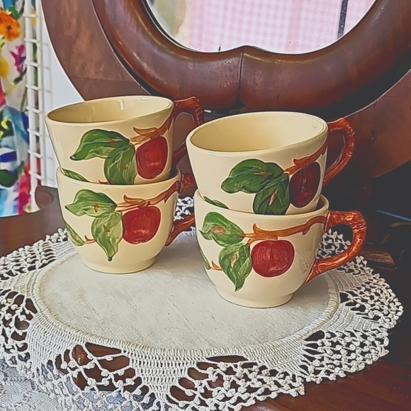 Source Unknown | Dining | Vintage Apple Cups | Poshmark